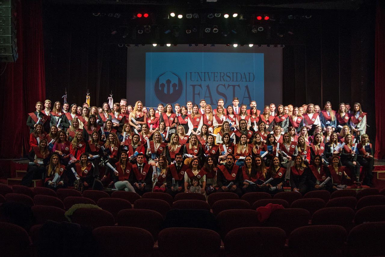 Colacionaron más de 200 profesionales en la Universidad FASTA