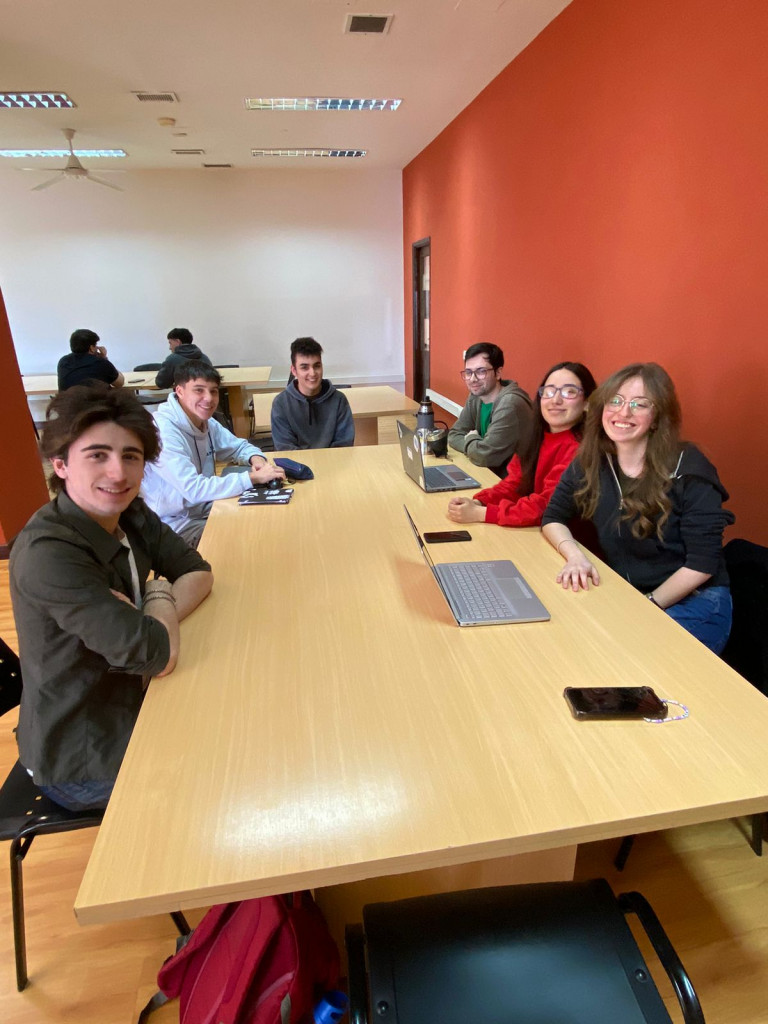 - Sitio de la Facultad de Ingeniería de la Universidad FASTA