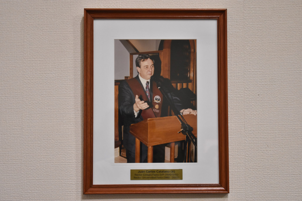 Homenaje al primer Rector de UFASTA, Juan Carlos Catalano: “la mochila ...